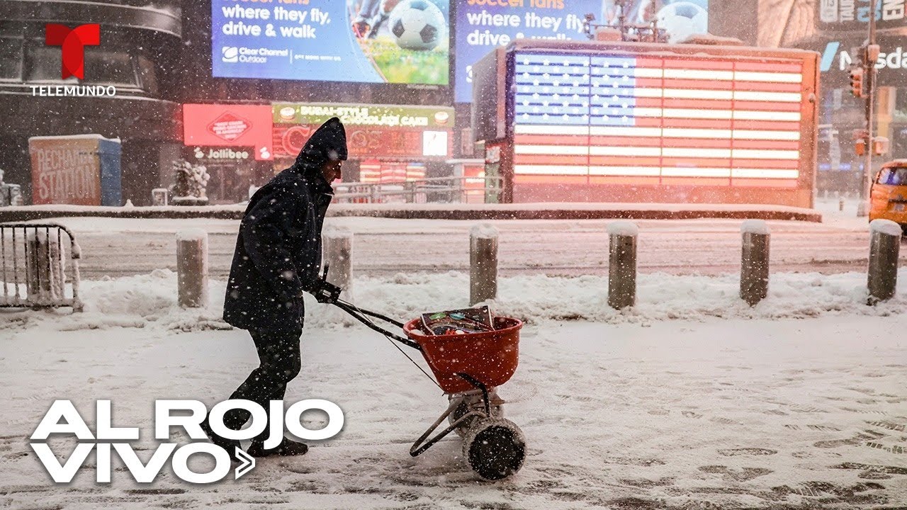 Fuerte nevada deja a Times Square completamente cubierta de blanco | Al ...