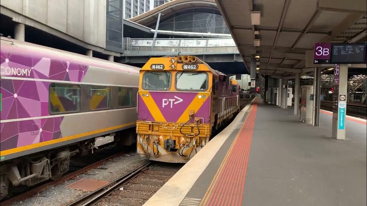 V/Line N462 City of Shepparton Heads Back to the Bank Sidings at Southern Cross - Leslie RS5T ...