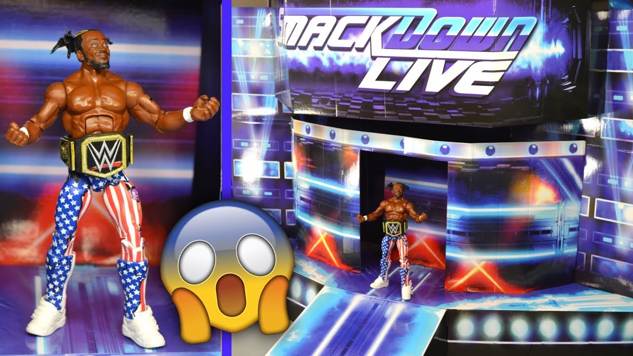 WWE FIGURE AUTHENTIC STAGE! - YouTube