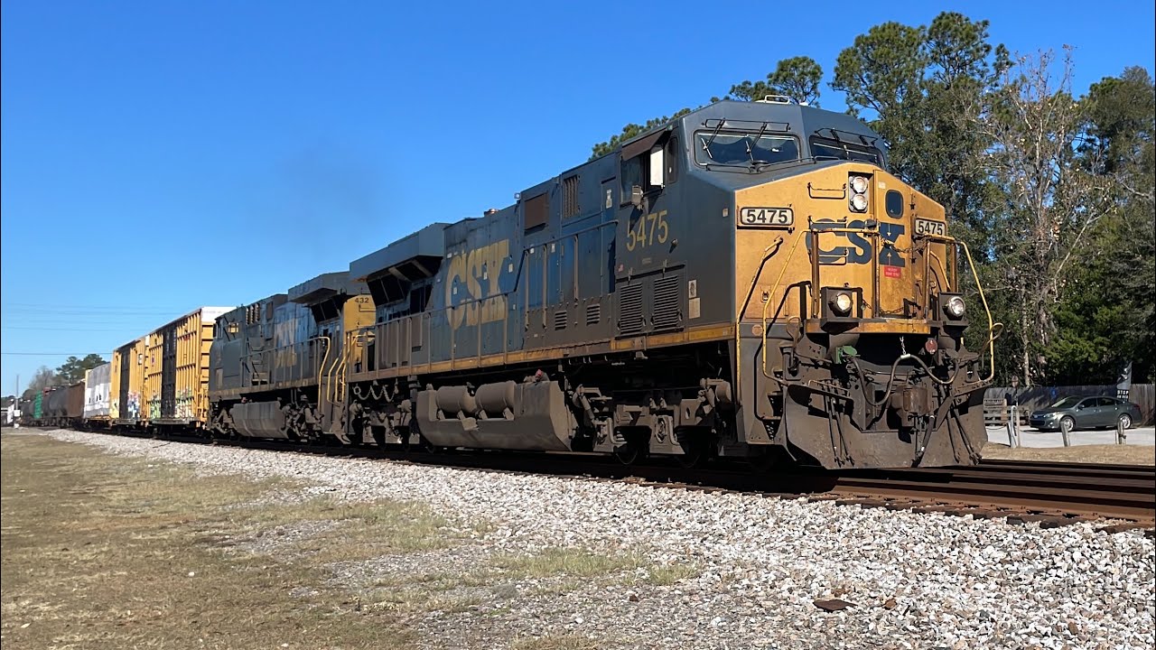 CSX 5475 leads manifest in Folkston Georgia - YouTube
