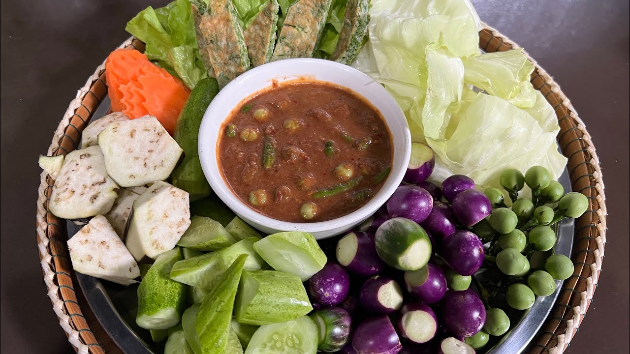 How to make Tek Kapi dry fish? របៀបធ្វើទឹកកាពិត្រីឆ្អើរ - YouTube