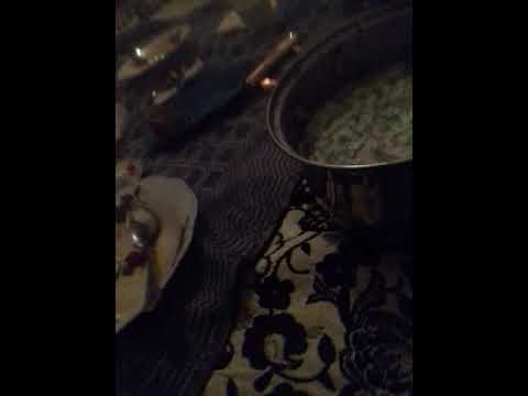 2 yaşlı uşaq azan sesi eşiden kimi namaza başlayır adı Muhammed