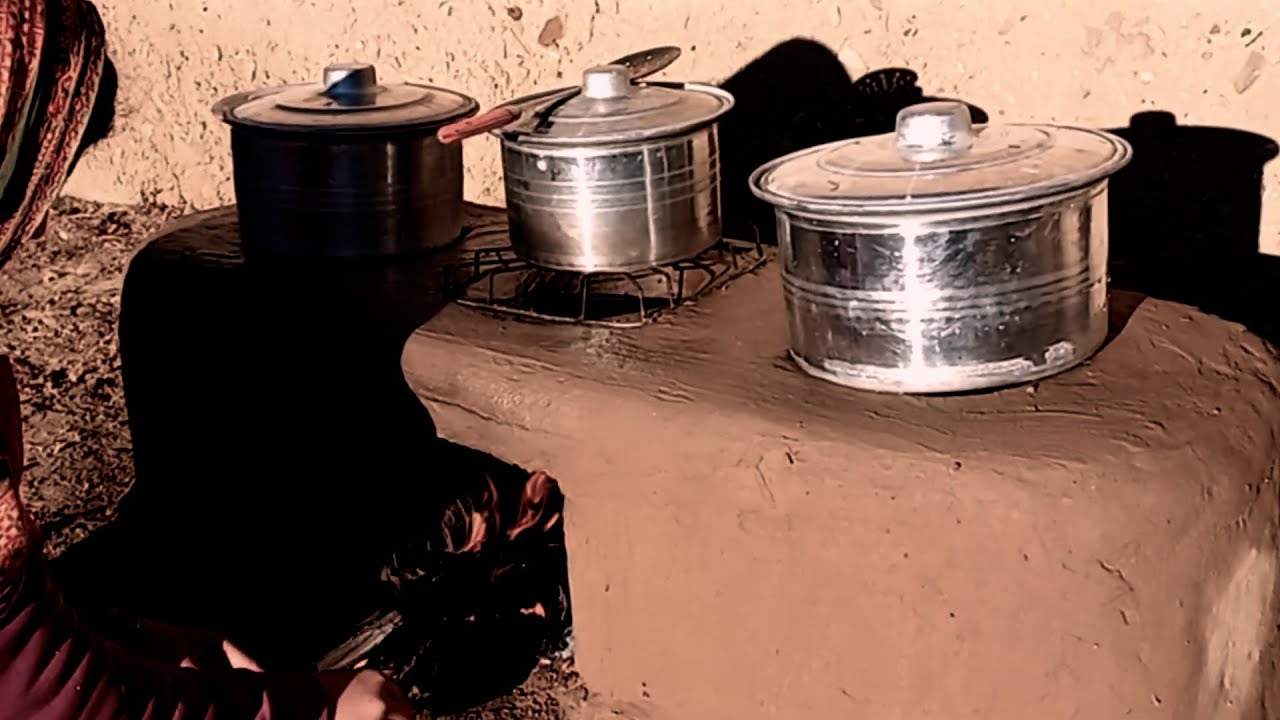 How to Build a Powerful and Eco-Friendly Primitive Wood Stove Using Mud ...