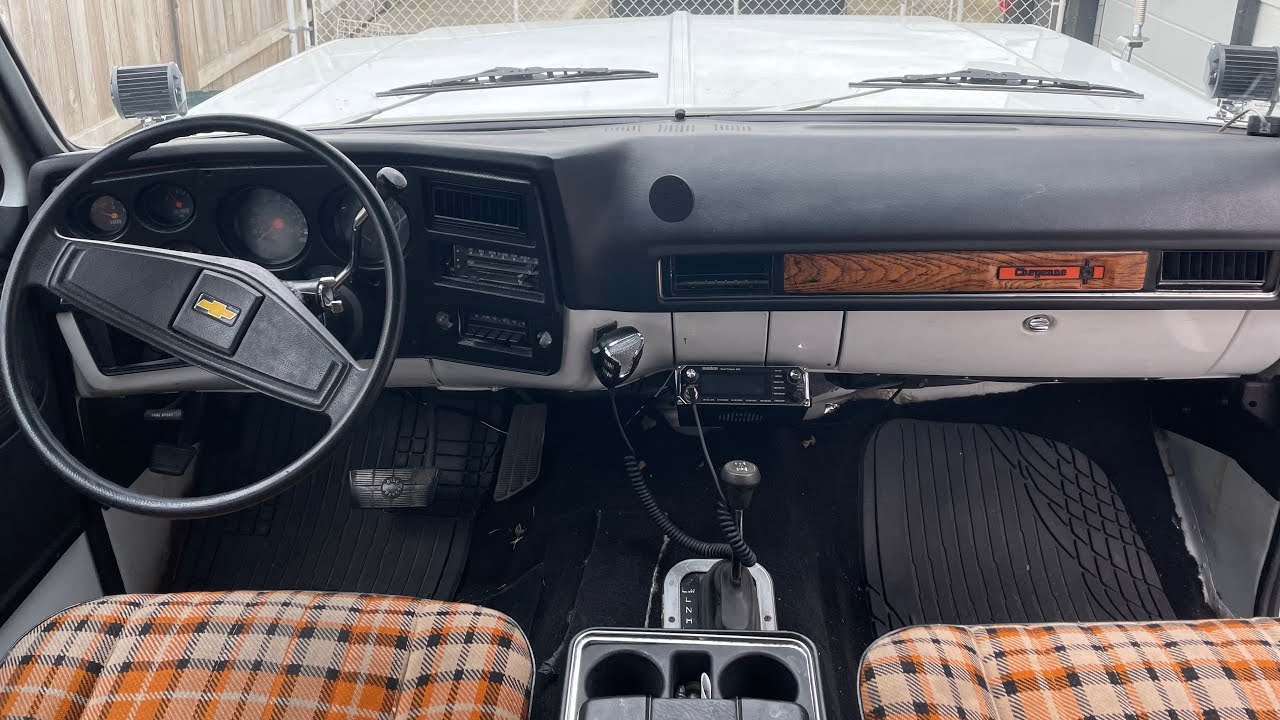 Building a Chevy - K5 Blazer Build Update & Tailgate Maintenance - YouTube