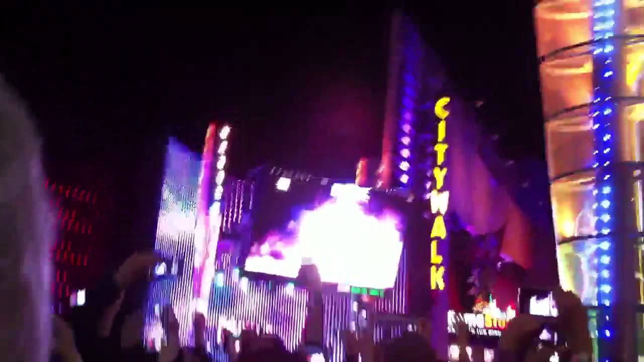 Universal City Walk New Years 2012 YouTube universal-city-walk-new-years-2012-youtube