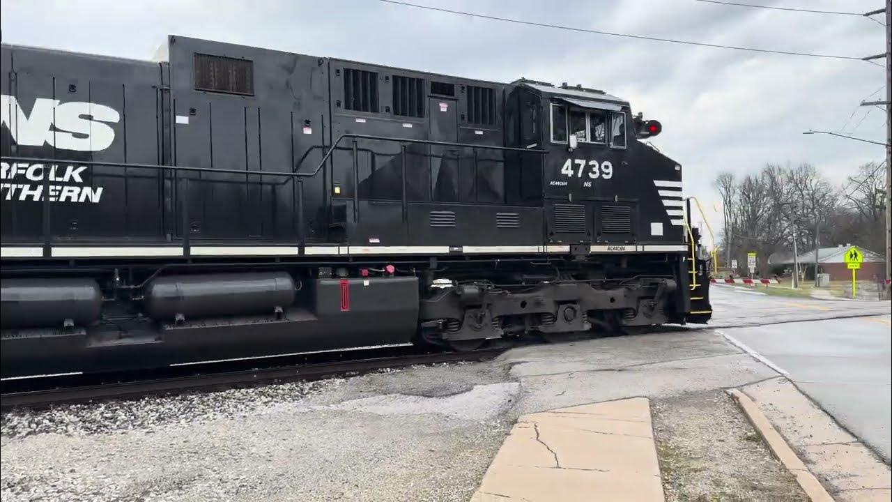 NS 4739 Passing Through Maumee, OH(3 5) - YouTube