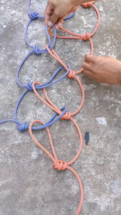 Improvised stretchers for 2 ropes to 4 rescuers made of a rope. - YouTube