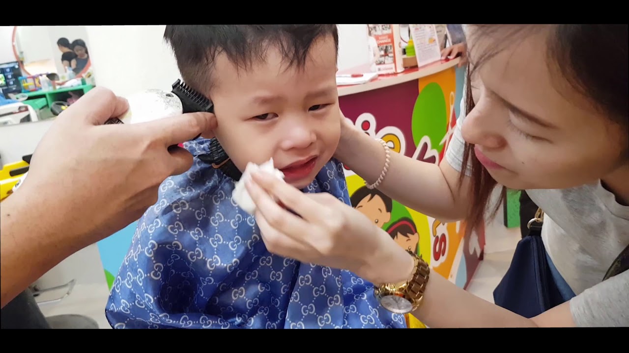 KOBE'S FIRST HAIRCUT AT KUTIE KUTS KIDS SALON / ROB MAGNOLIA - YouTube