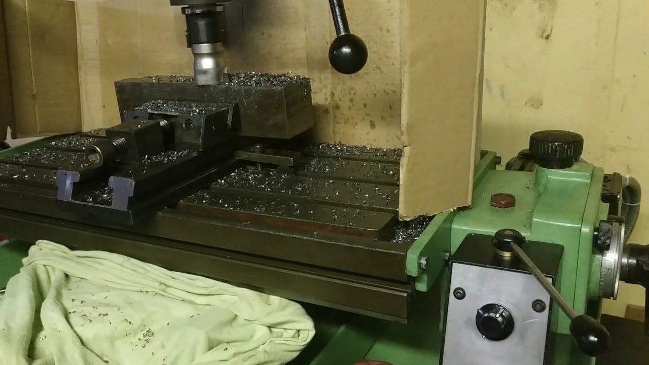 Round column milling machine - Cincinnati milacron pf25 - YouTube