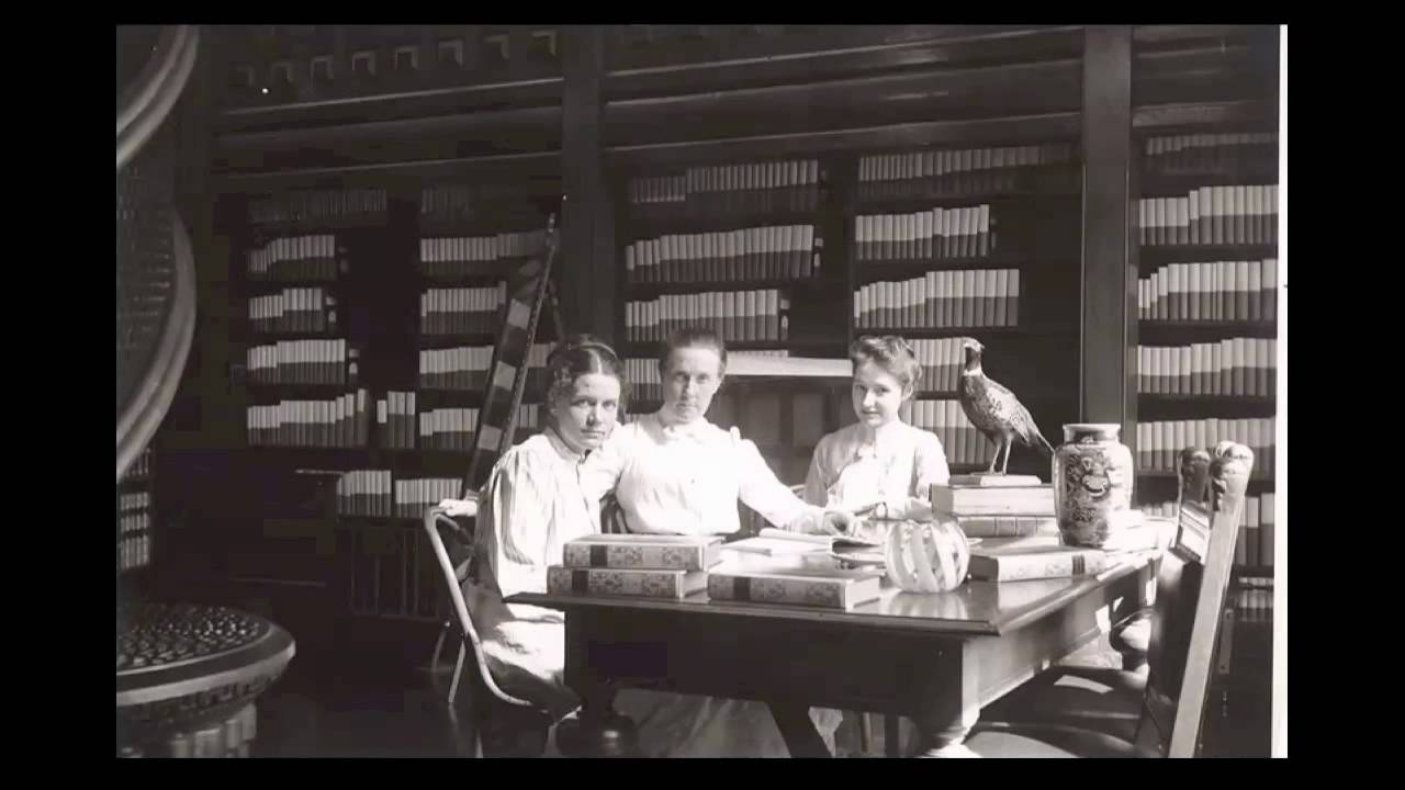 Bronwyn Cunningham, English 300 (Nov 23, 2009) - YouTube