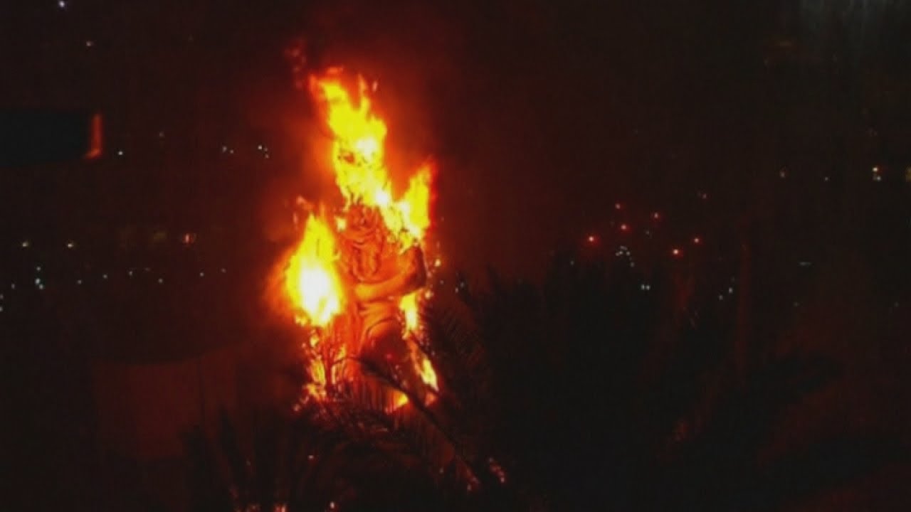 Las Fallas: Hundreds of sculptures burn during Valencia festival - YouTube