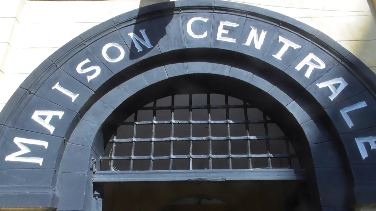 HANOI HIILNTON.63-74 VIETNAM - YouTube