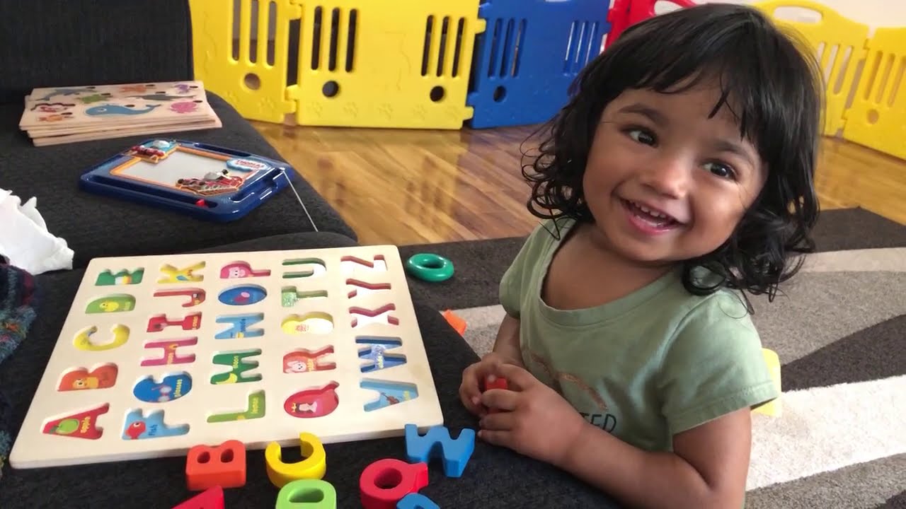 toddler saying hi / hai / hello - YouTube