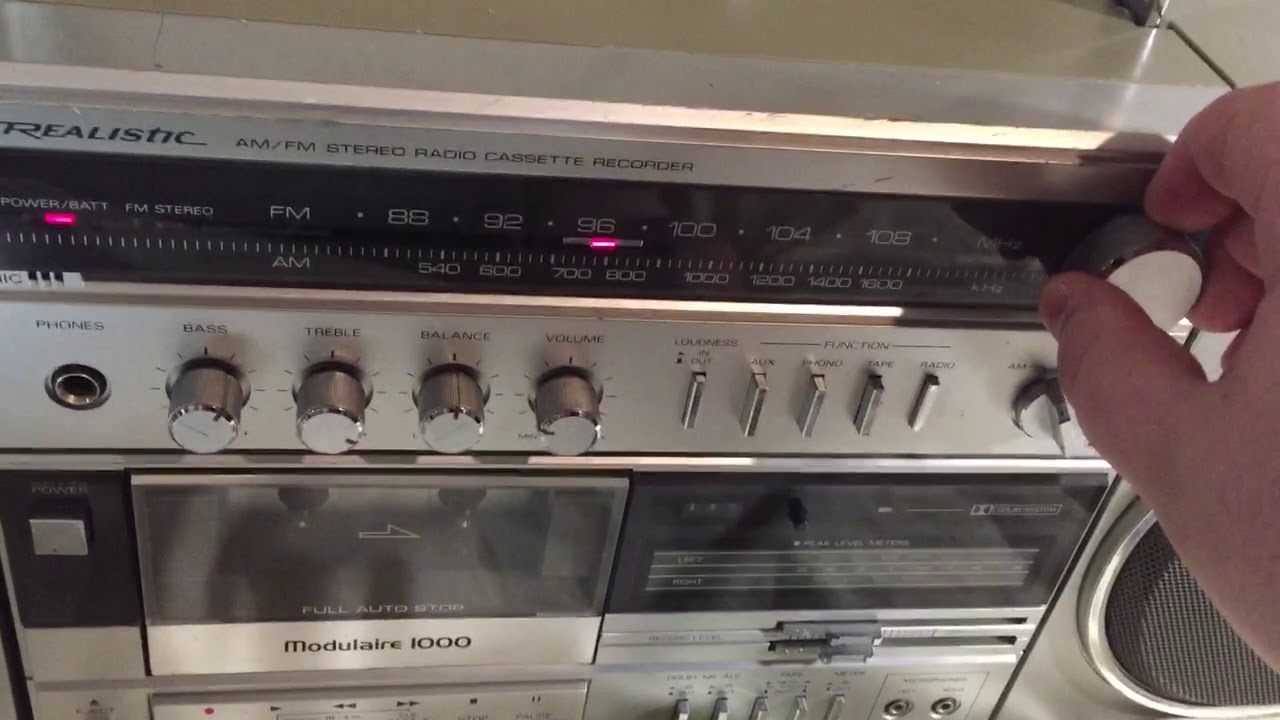 Realistic Modulaire 1000 boombox from 1984. - YouTube