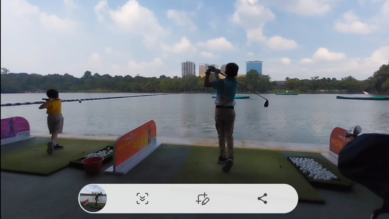 Latihan Golf di Golf1 Driving Range BUPERTA Cibubur.. Pukul bola ...