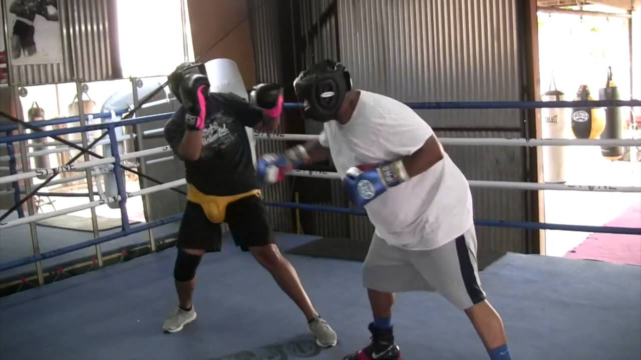 sean johnson vs jason soto sparring 8-20-16 - YouTube