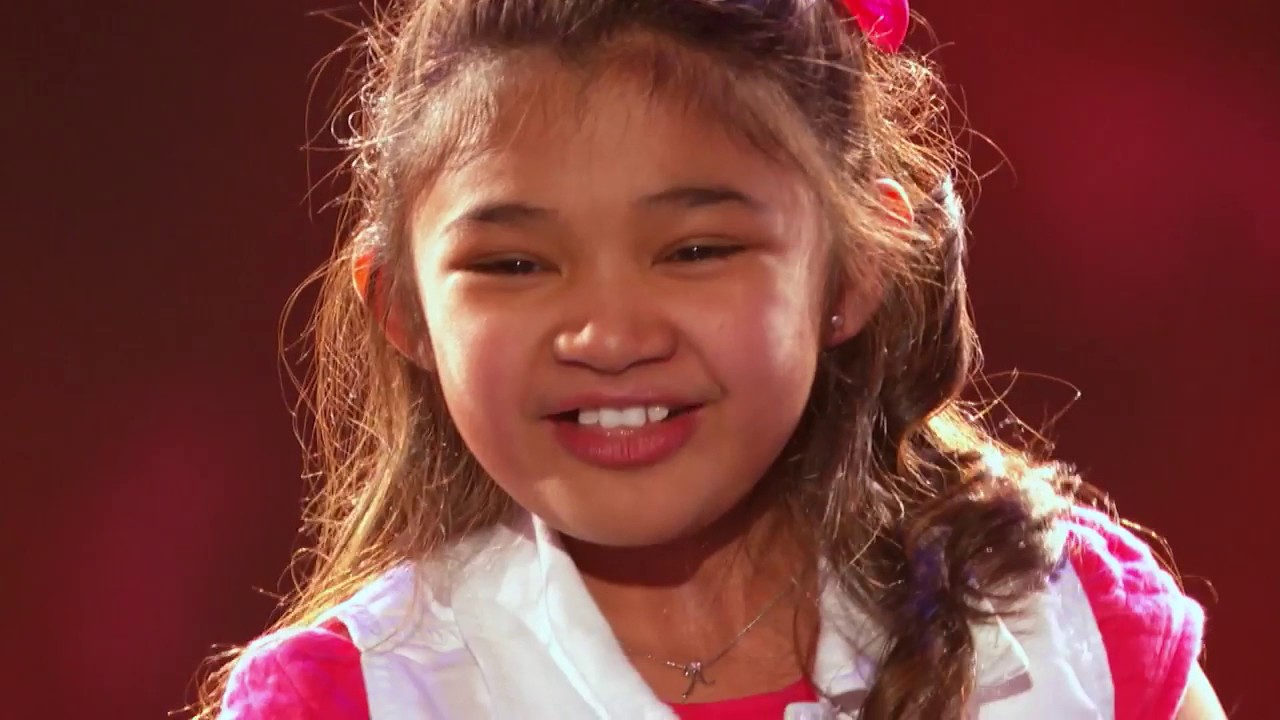 Suara Emas Angelica Hale Golden Buzzer From Chris Hardwick America's ...