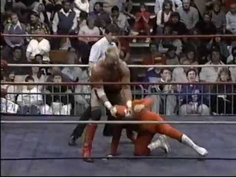 The Skyscrapers vs. The Galaxians [1990-02-09]