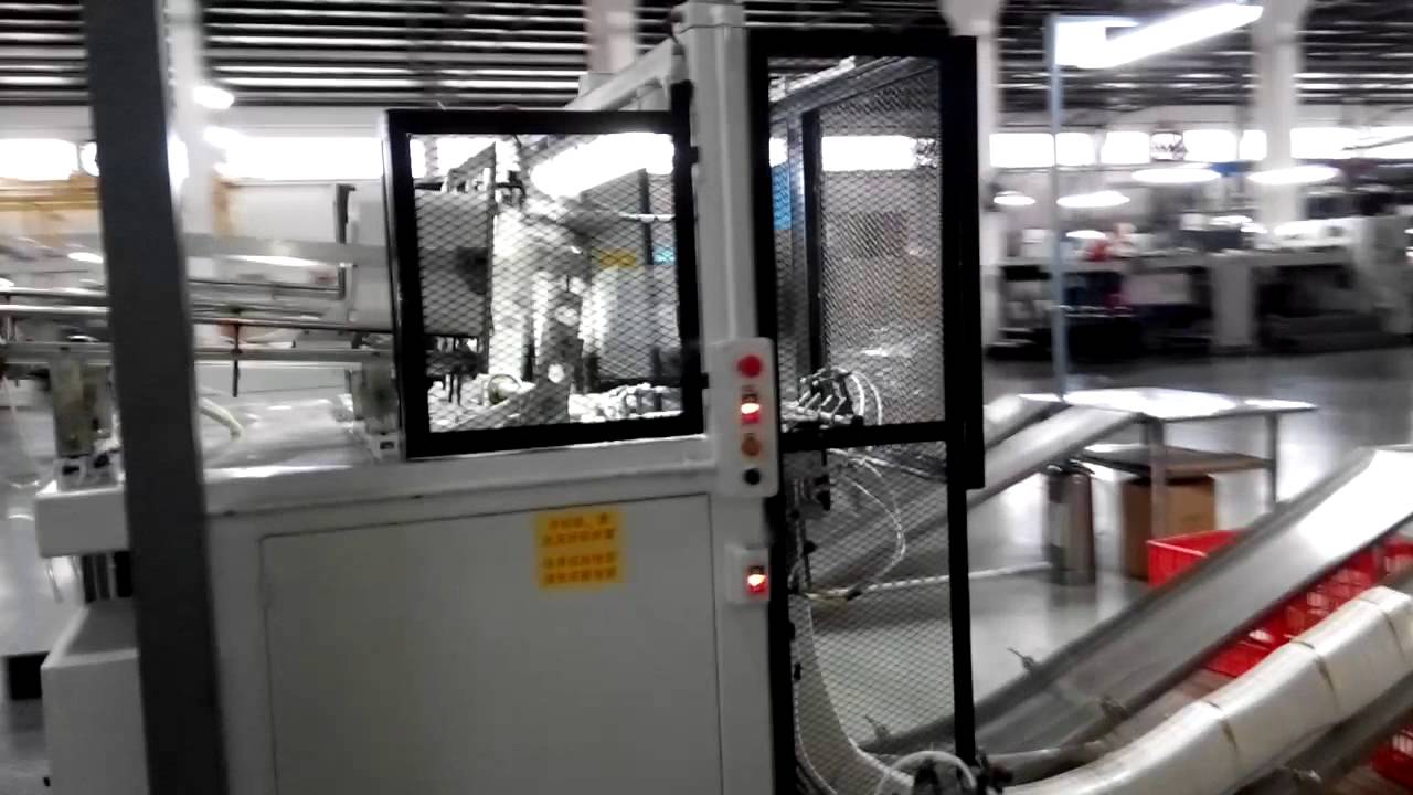 Fast Food Boxes Making Machine from AOYI - YouTube