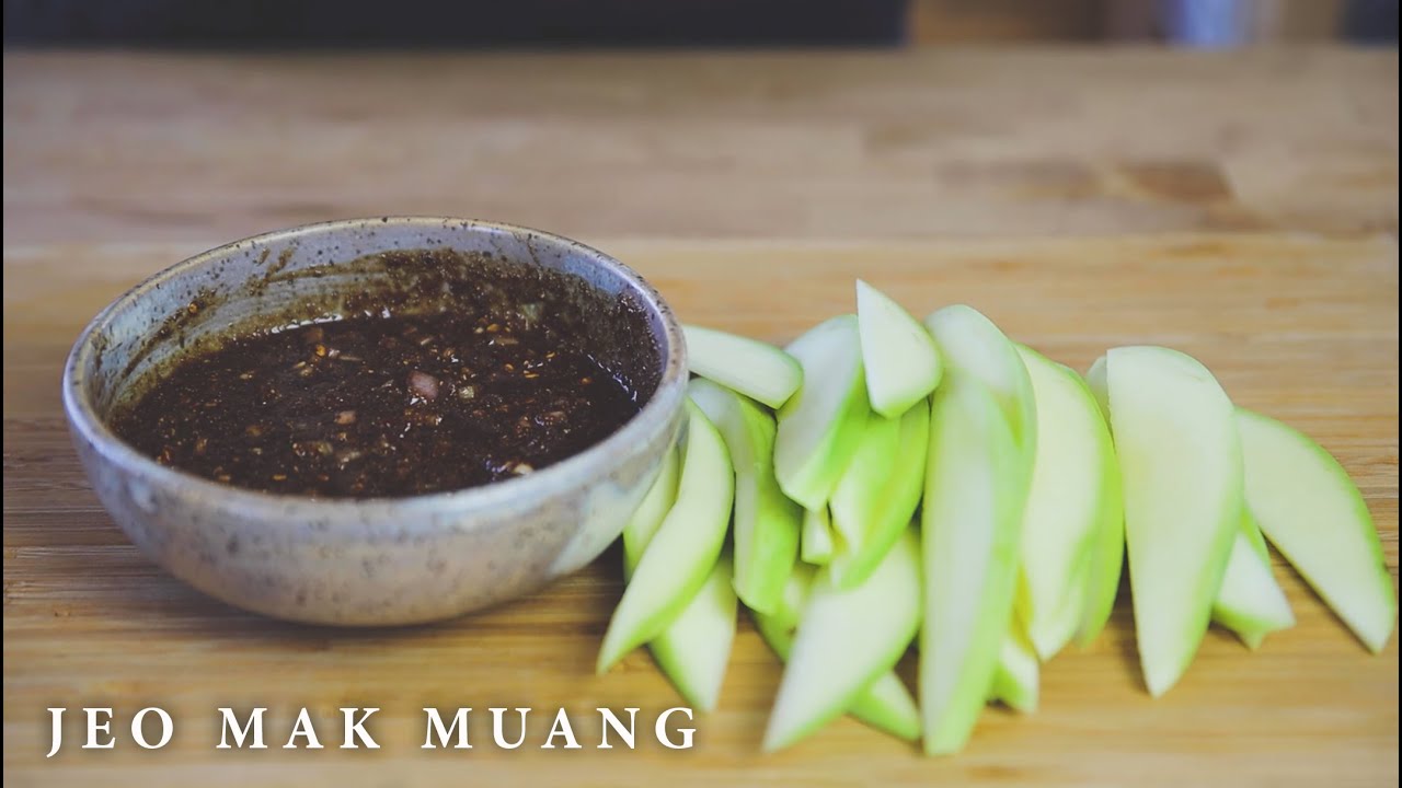 [ASMR] How to Make Jeow Mak Muang | Spicy Mango Dip | Lao Food Sounds ...