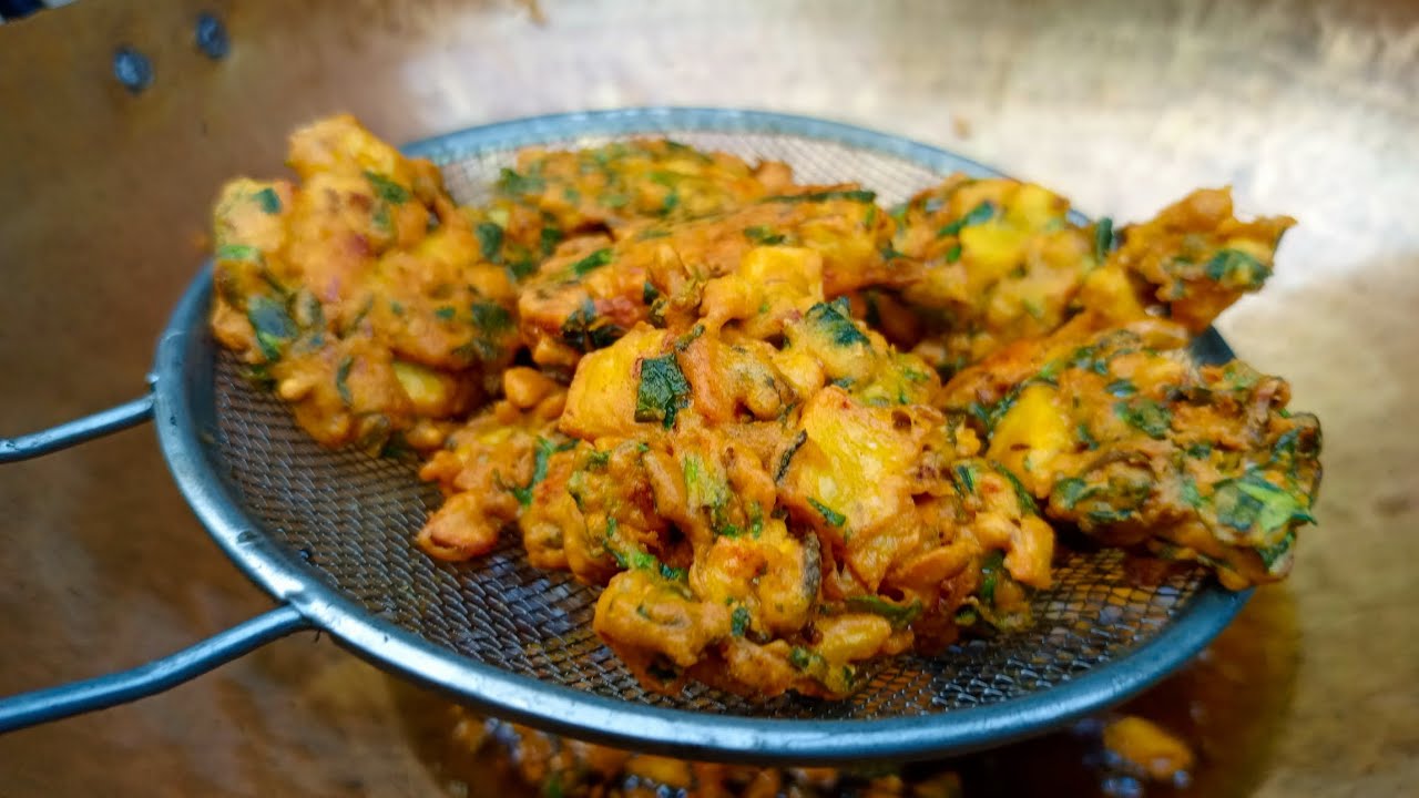 Crispy & Spicy Pakora | Street-Style Crispy Snack Pakoras Made at Home ...