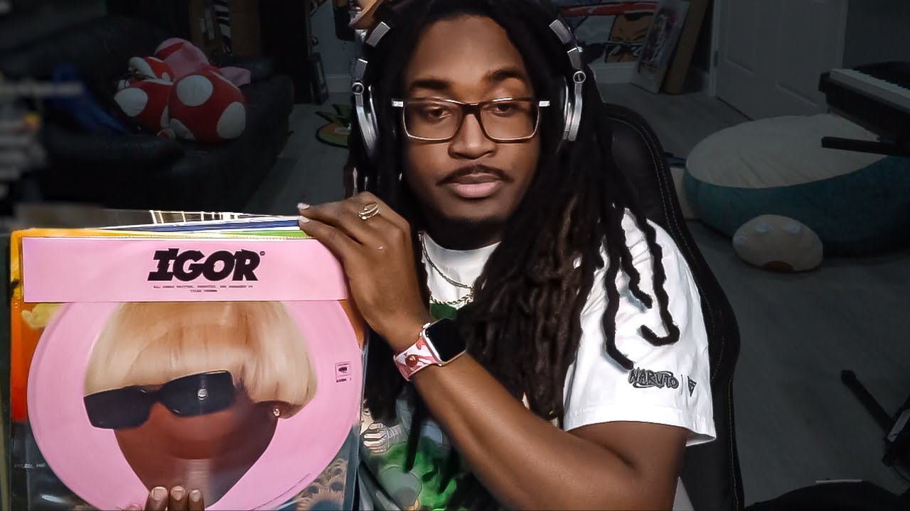Cochise Shows off his Vinyl Collection - YouTube
