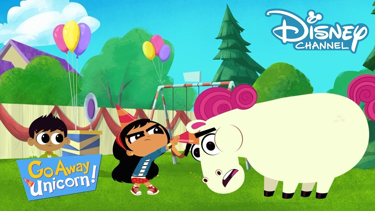 Go Away, Unicorn! | Eerste 7 minuten | Disney Channel NL - YouTube