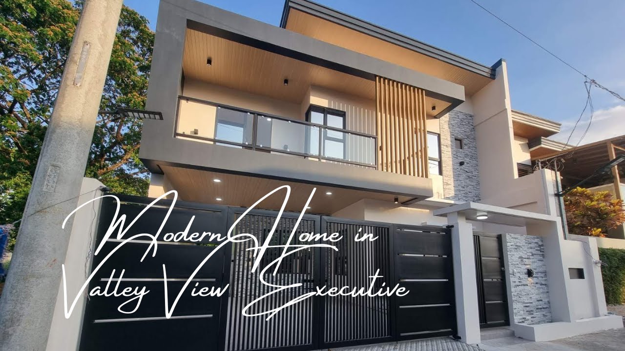 Modern Elegant Home inside Valleyview Executive near Valley Golf and ...