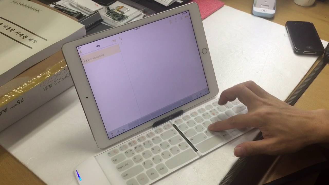 How to pair Wekey Pocket Bluetooth Keyboard - YouTube