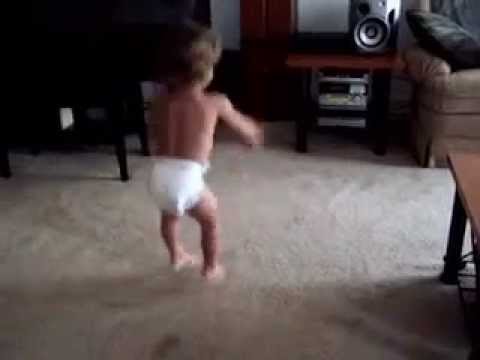 funniest baby diaper dance - YouTube