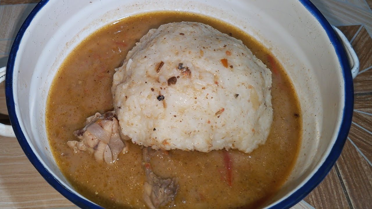 Ghana food! groundnut soup and rice ball recipe - YouTube