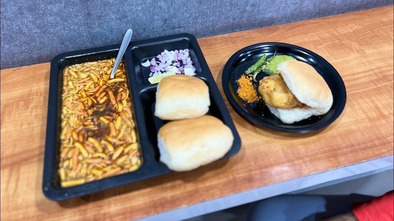 Indore Street Food Tour - Vada Pav, Misal Pav, Chinese bhel - YouTube