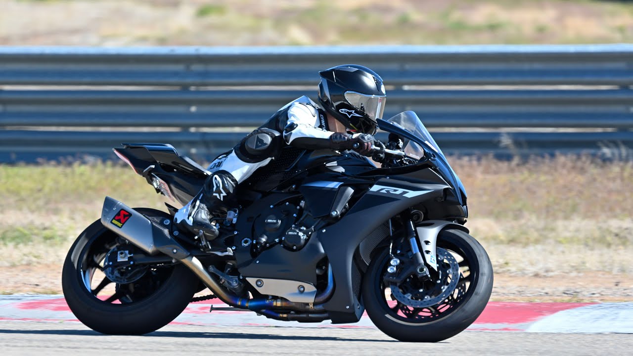 Apex track day on the Yamaha R1 | POV - YouTube