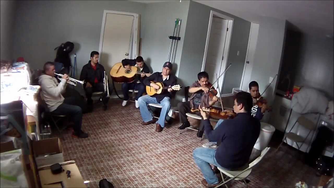 Mariachi Arandas de Israel Bustos - YouTube