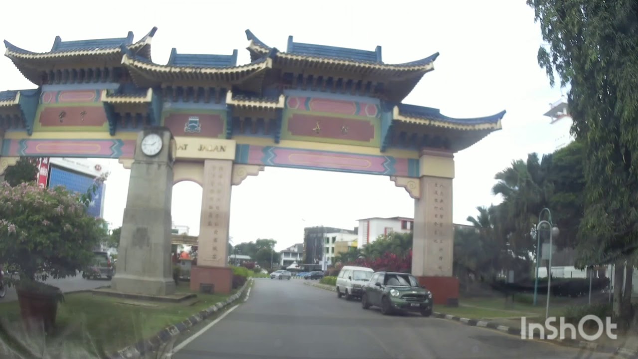 Iconic cat statue (Kuching, Sarawak, Malaysia) - YouTube