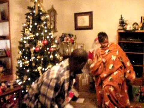 Snuggie Vs. Robe Dance-Off - YouTube