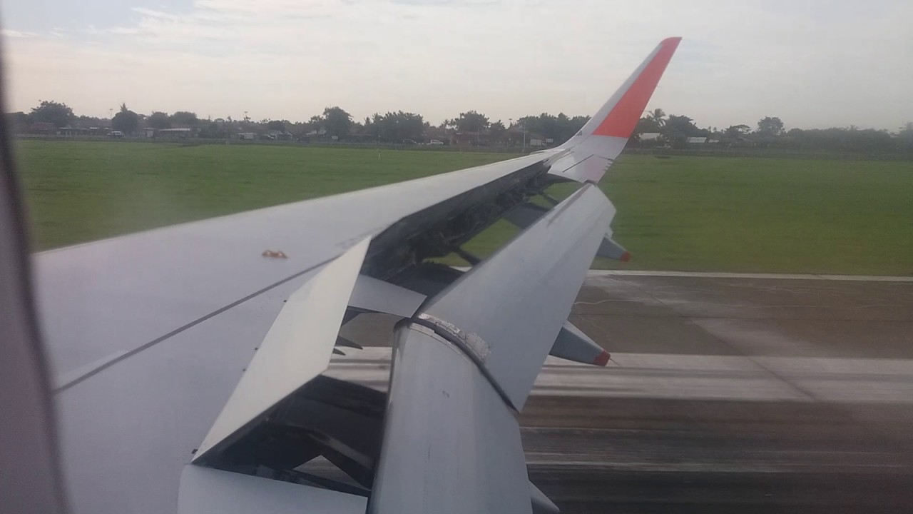JETSTAR Landing to soekarno hatta.. singapore to jakarta JETSTAR 3K 203 ...