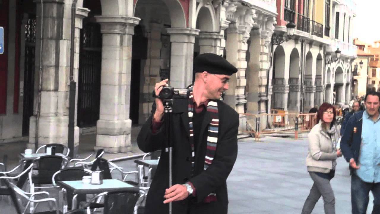 FRIENDS - Behind the scenes footage of the cameraman - April 2012 ...