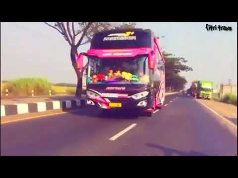 Bus malam oleng