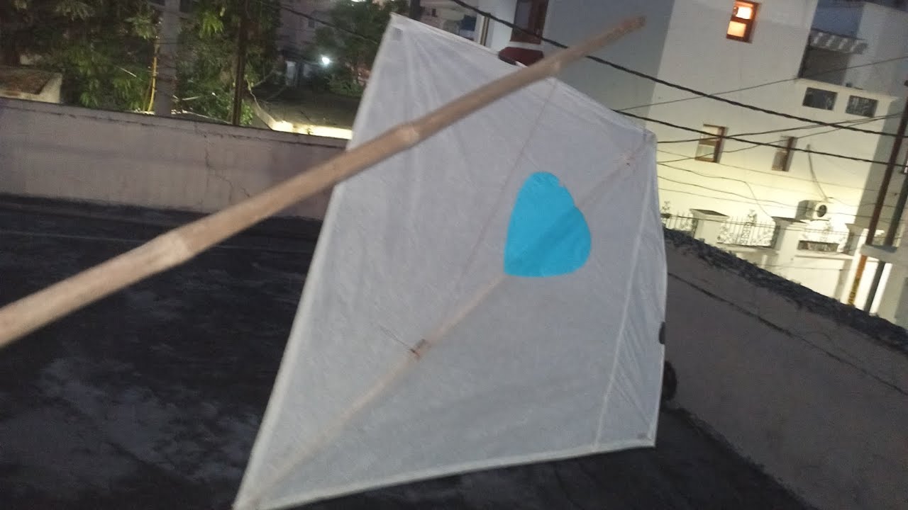 Kite Flying at Night 😱 | Kite Fighting 🔥 - YouTube