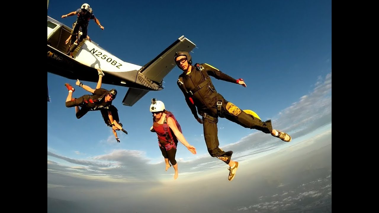 Jump 62 - Skydiving - 7 Way tracking jump - YouTube