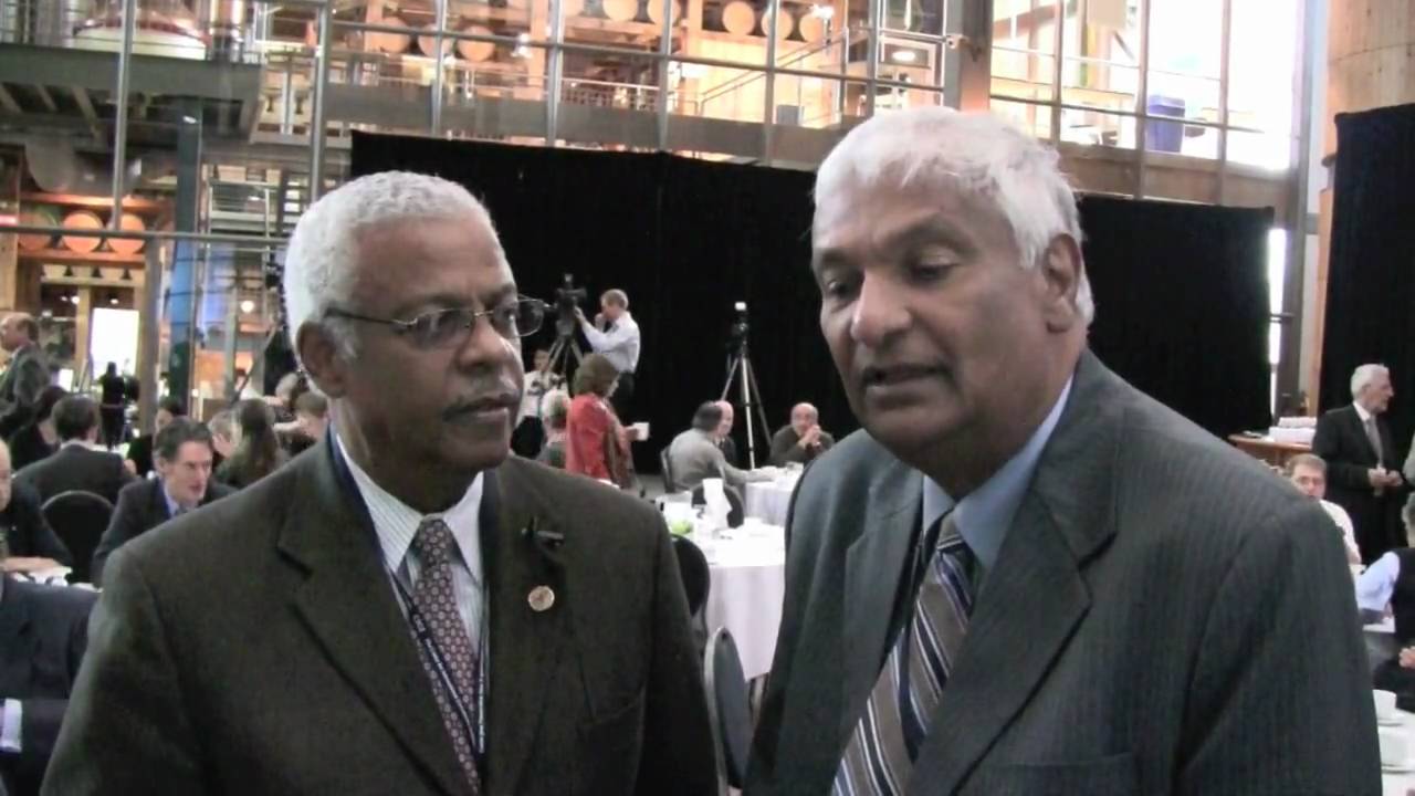 Alvin Curling and Winston Dookeran at CIGI'09 - YouTube