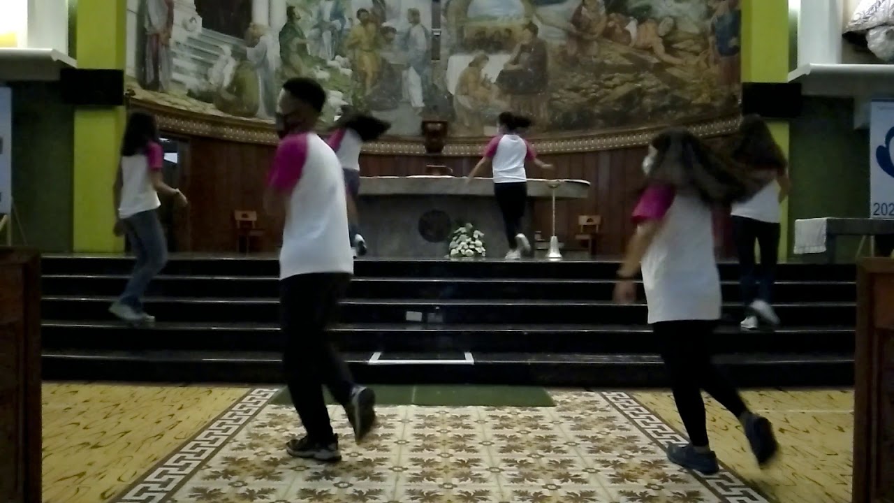 high five kay maria animation - YouTube