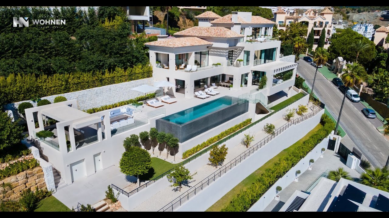 Modern Luxury Villa in prime location Sea View El Herrojo La Quinta ...