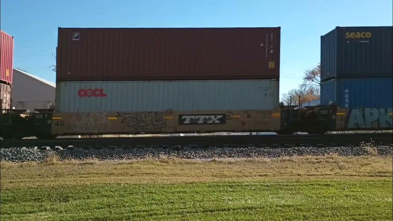 Very Short BNSF 7879 with a double rear end DPU ! - YouTube