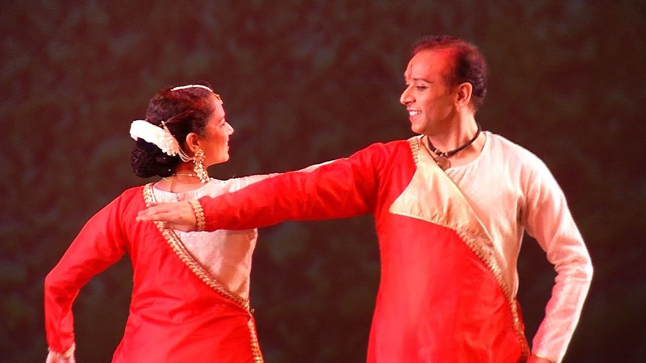 Local Dance Company Finds a Dramatic Way to Celebrate the Seasons - YouTube