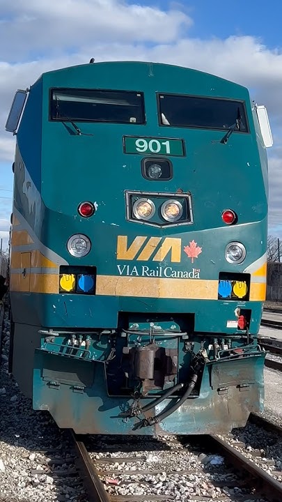 VIA 73 with VIA 901 Sitting at Windsor VIA Station February 17, 2024 - YouTube