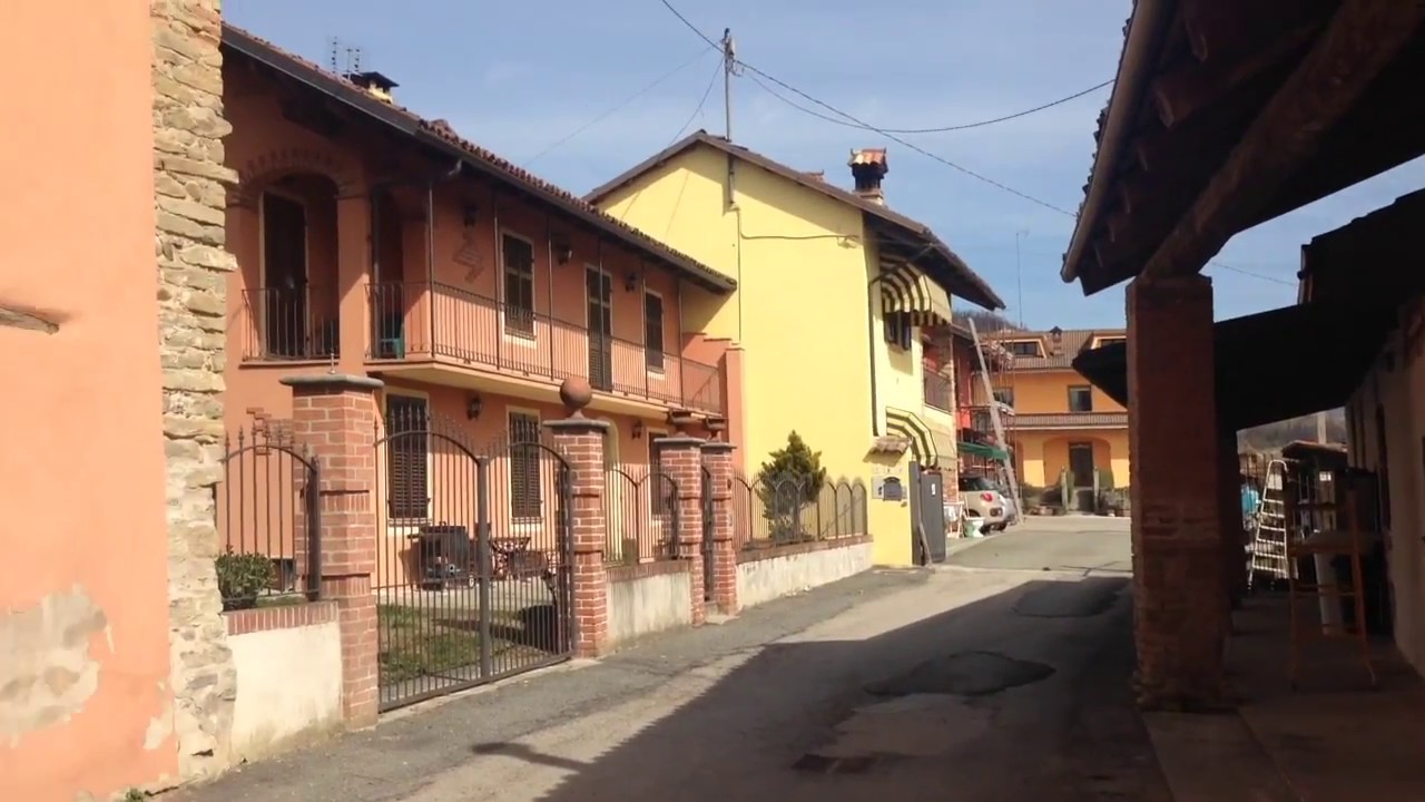 The Tiny House in Italy - YouTube