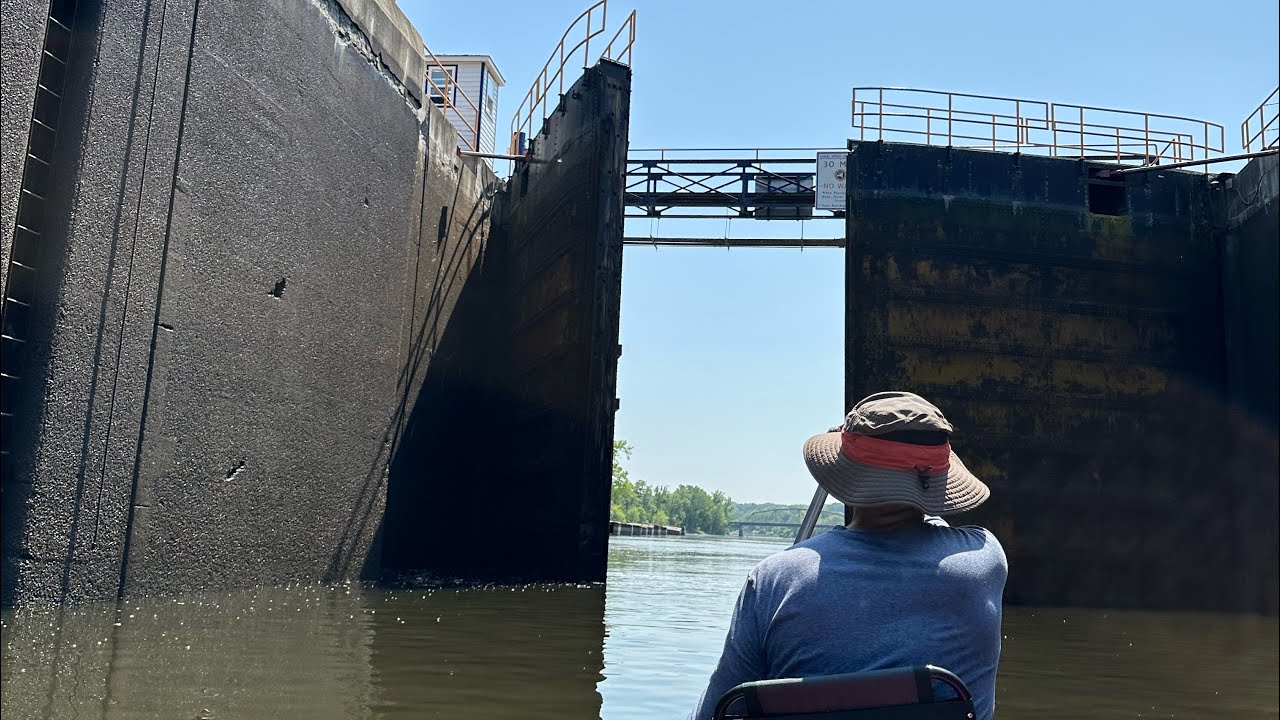 Day 7: through the Hudson locks! - YouTube