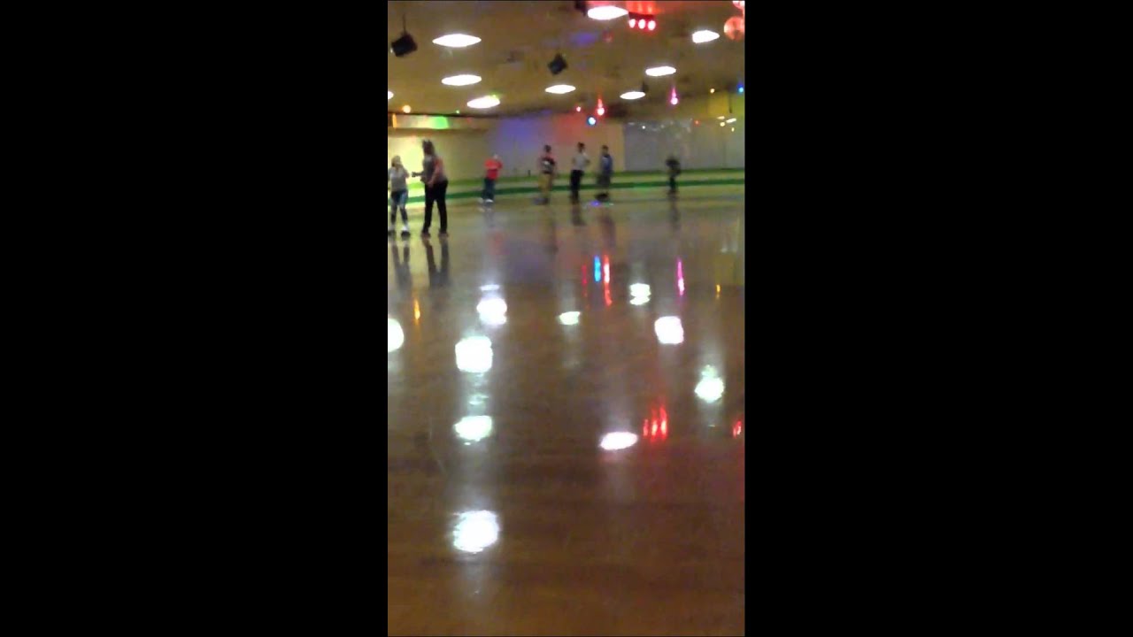 Group of boys shuffling at Christiana skating rink - YouTube